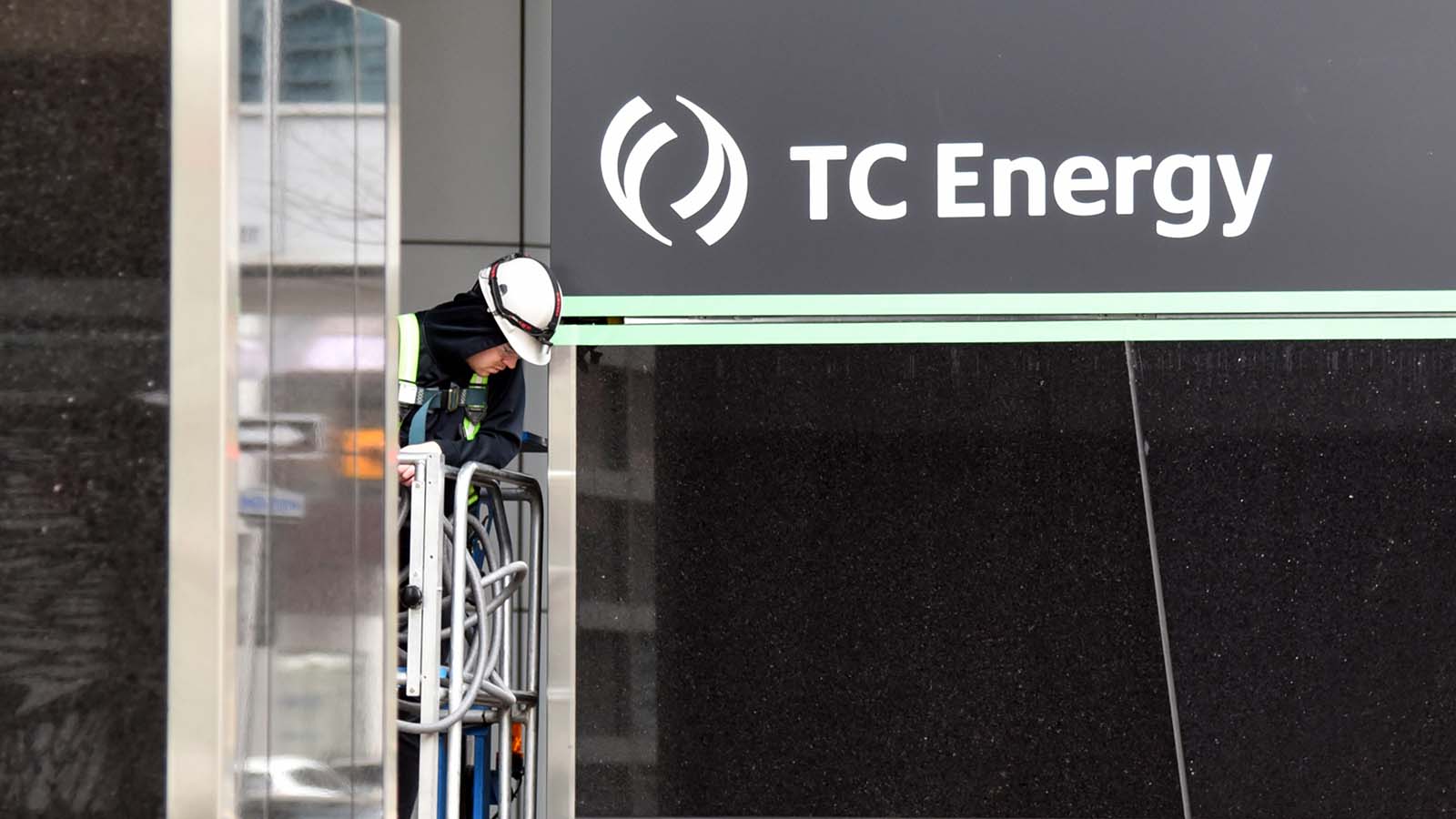 3 Energy Stocks to Sell in April Before They Crash & Burn - Stock Explorers