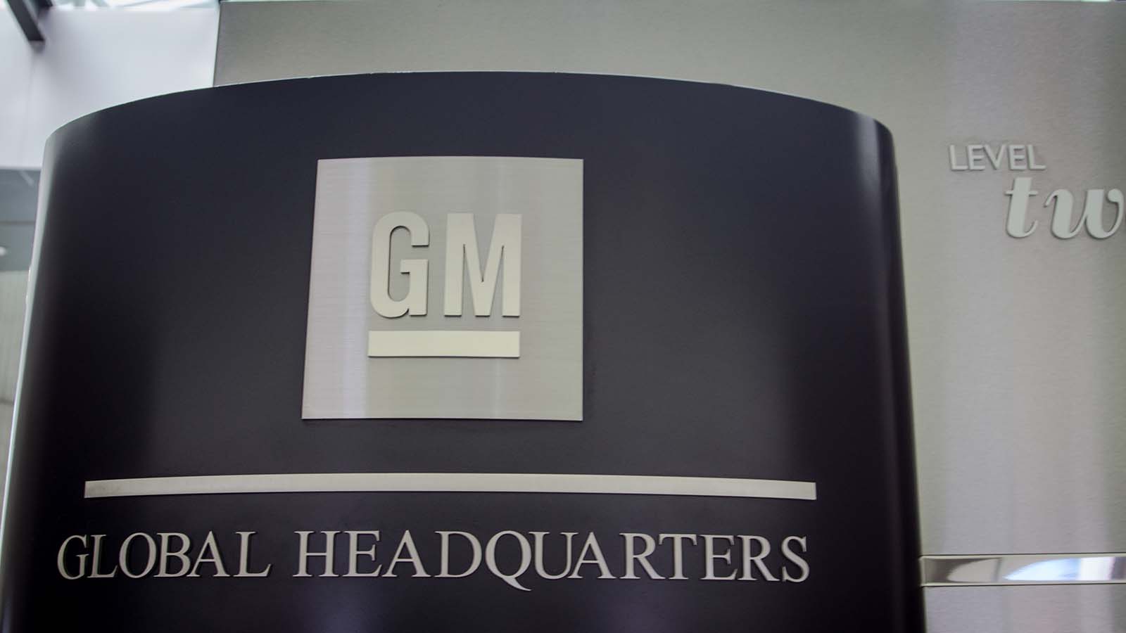 7 Wide-Moat Stocks to Buy if You're a Fan of Warren Buffett | InvestorPlace