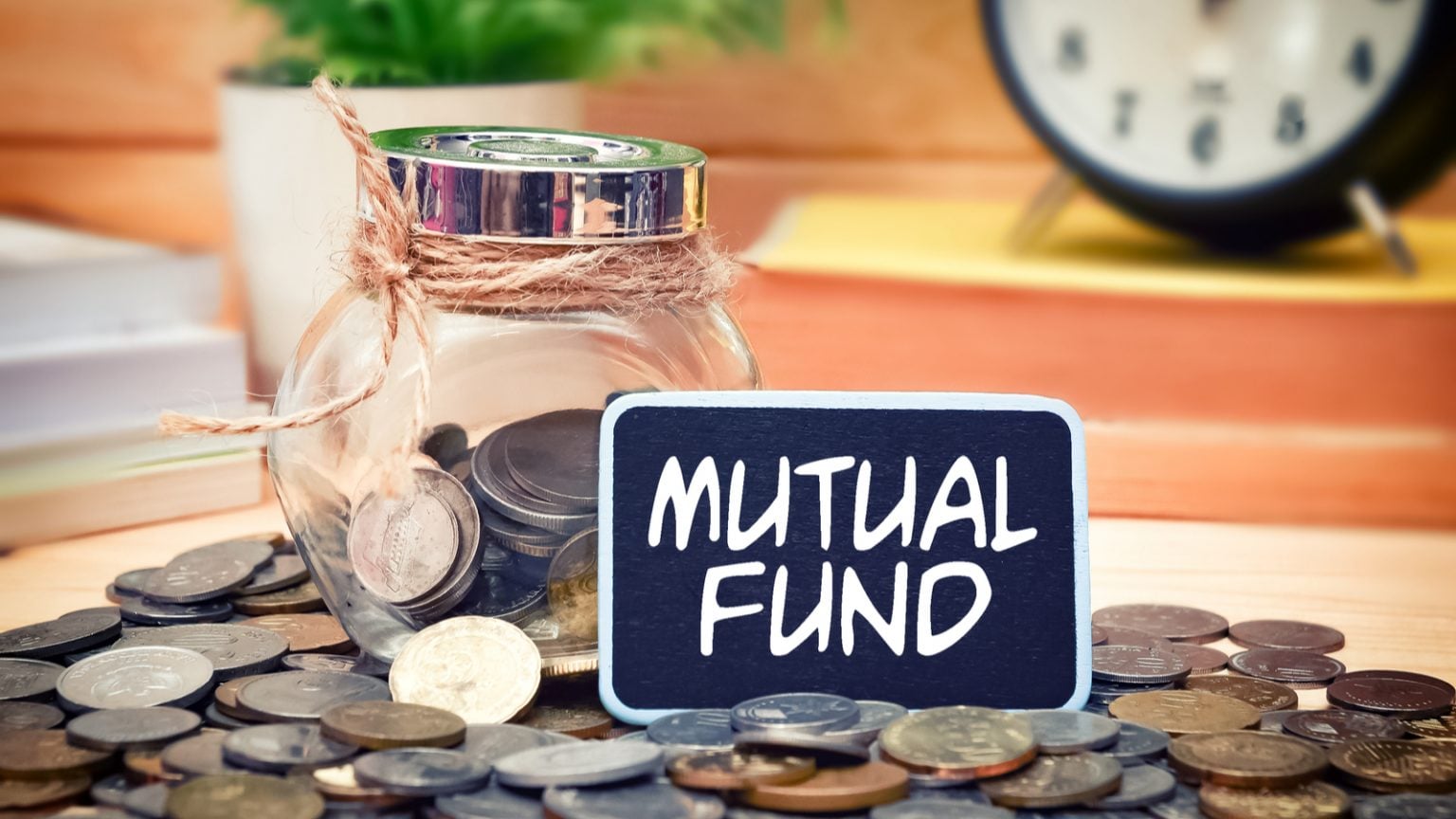 The 3 Best Mutual Funds to Buy in April 2024 | InvestorPlace